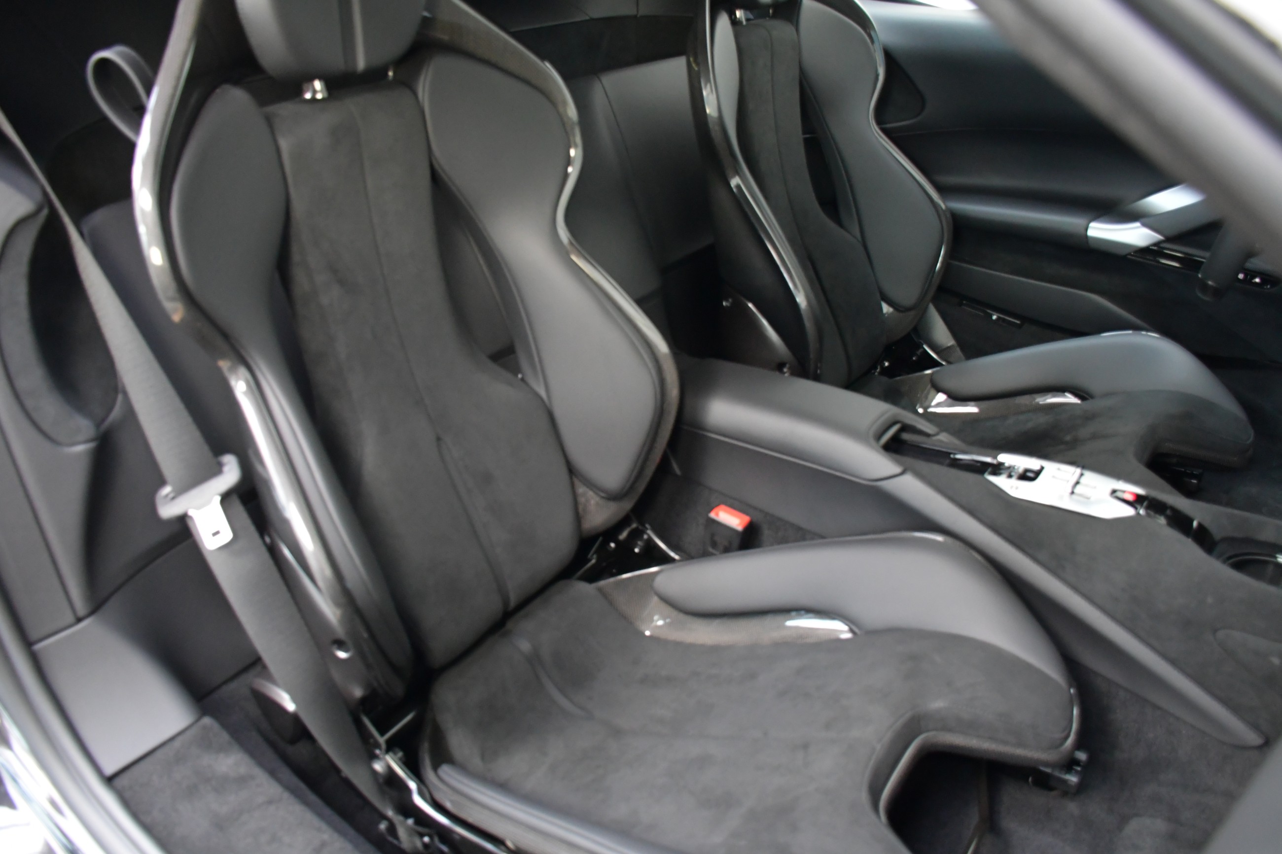 Ferrari SF90 Stradale Racing Seats ADAS Karbon LED